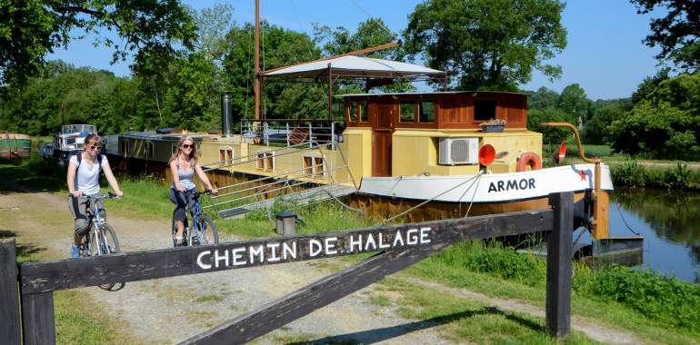 Saint-Malo to Arzal - Cycle route 2 in Brittany: Montreuil-sur-Ille ... Saint-Malo to Arzal - Cycle route 2 in Brittany: Montreuil-sur-Ille ...