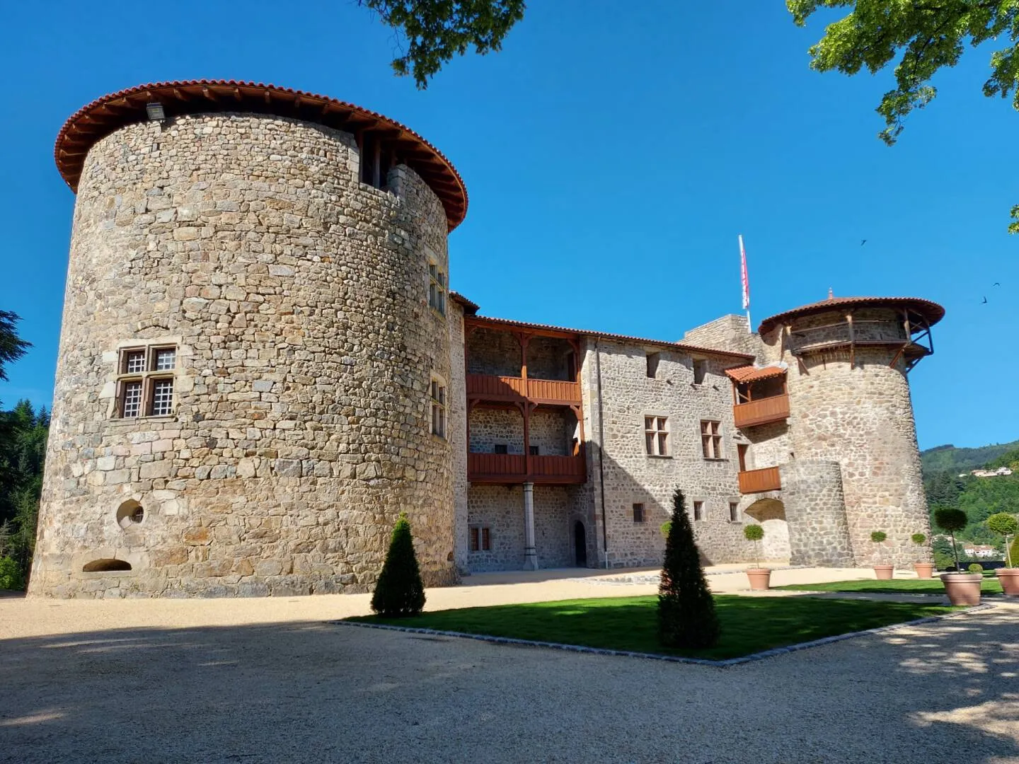 Castle of La Chèze, Sites and historical monuments to Le Cheylard