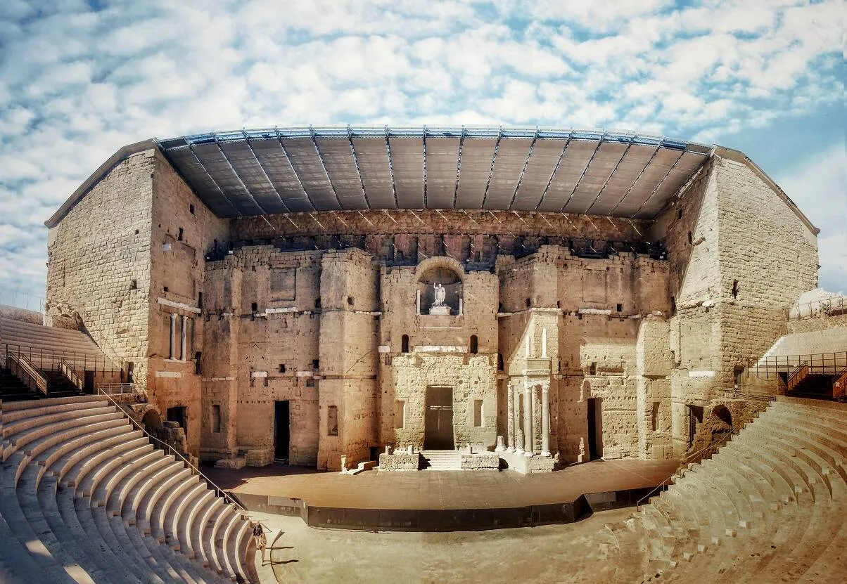 Théâtre Antique d'Orange, Sites and historical monuments to Orange